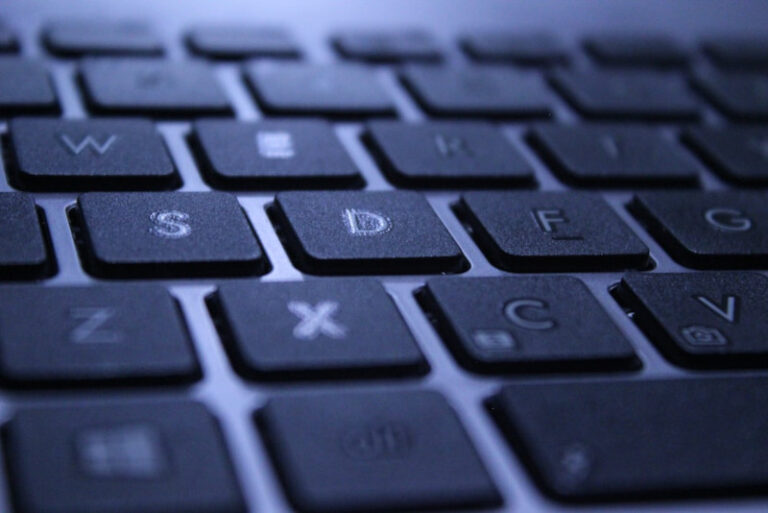 Perbedaan Layout Keyboard pada Laptop: USA, Japan, dan UK - PCMAX